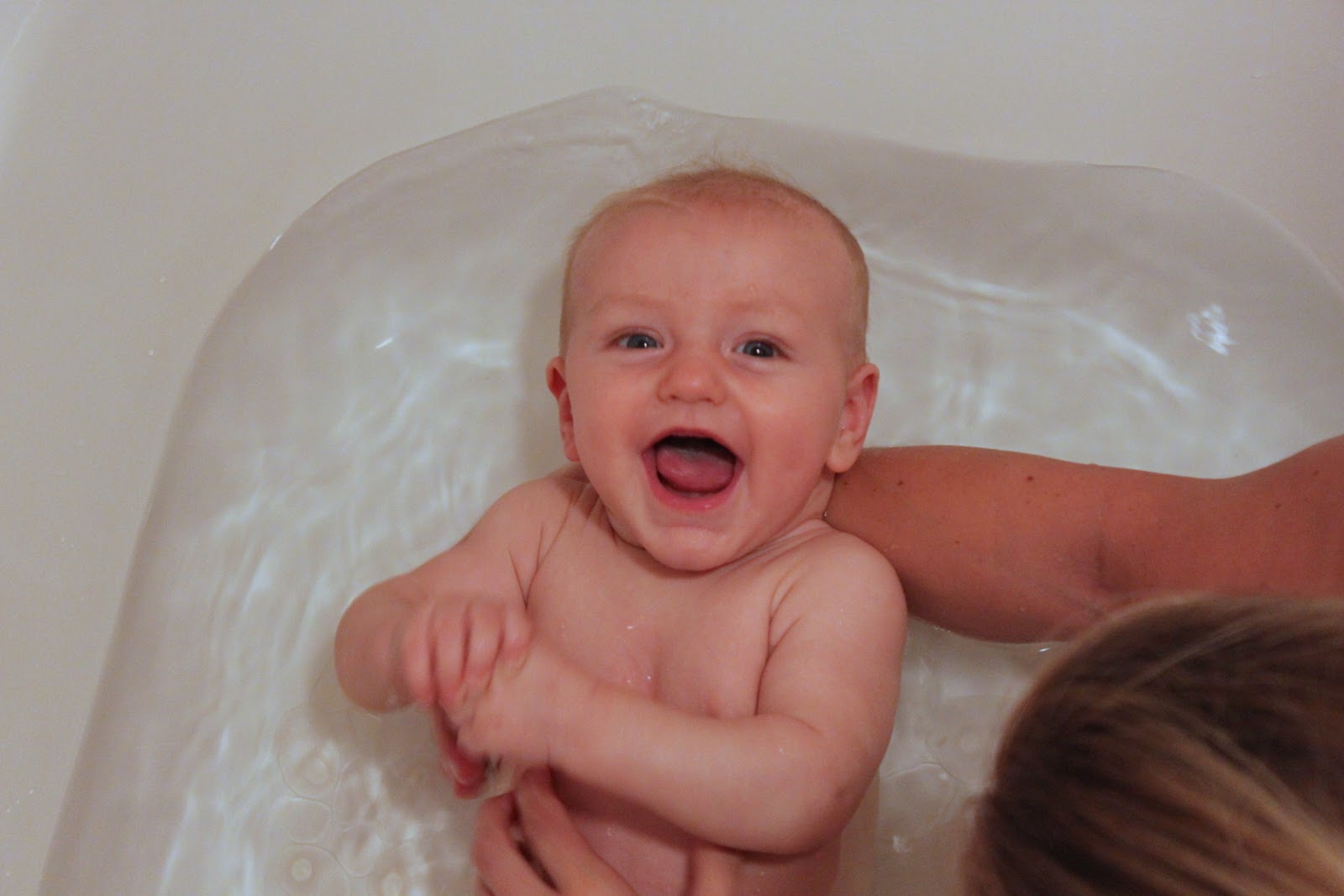 Baby Durso: Gratuitous Bathtime Cuteness