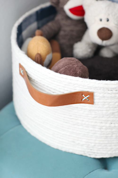 DIY Lined Rope Basket with Handles | IHeart Organizing | Bloglovin’