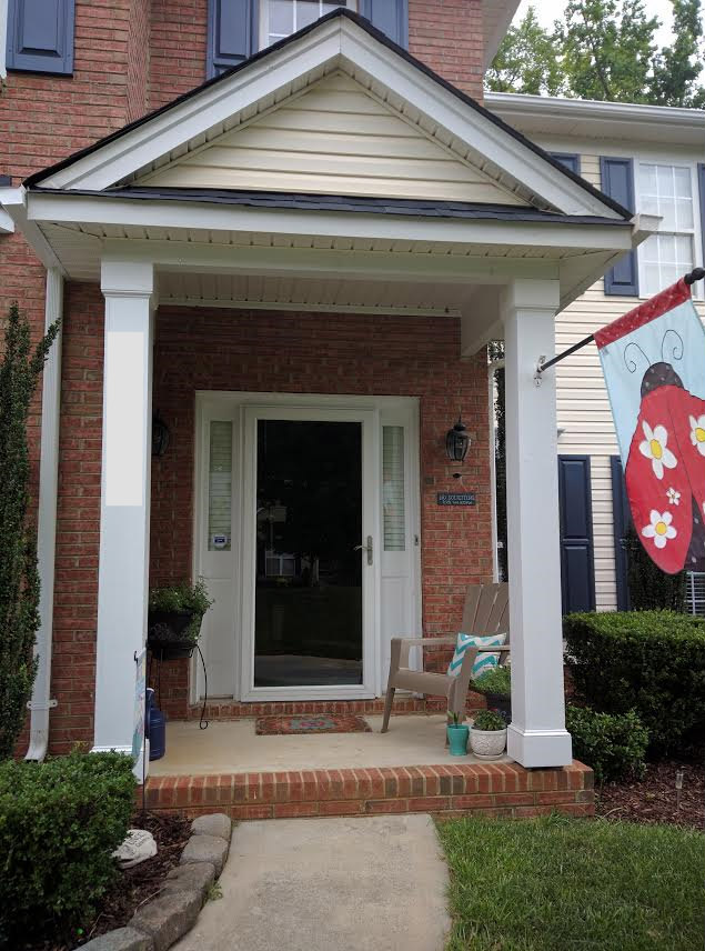 kisy: Front Stoop Charm