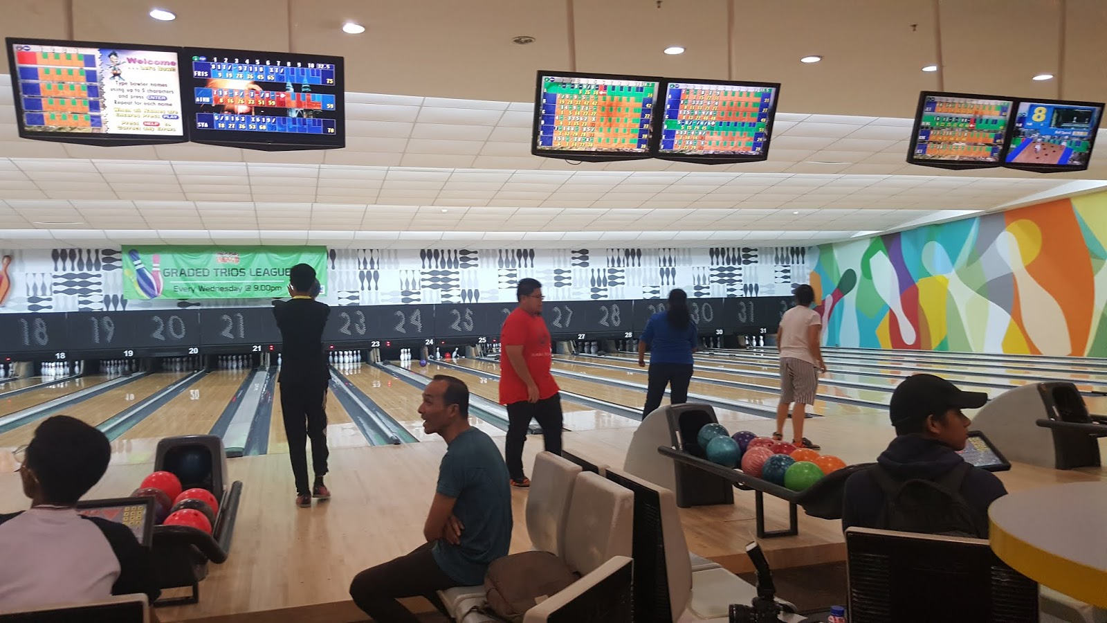 Meh Travel With Me!!: Pertandingan Bowling KSKR RHSM, Wangsa Walk