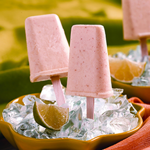 25 Popsicle Recipes // Cool off with a frozen treat! - The Cottage Market
