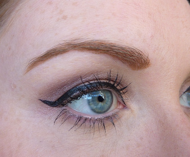 Click and Make-Up Beauty Blog: Scouse Brows in association with Sleek ...