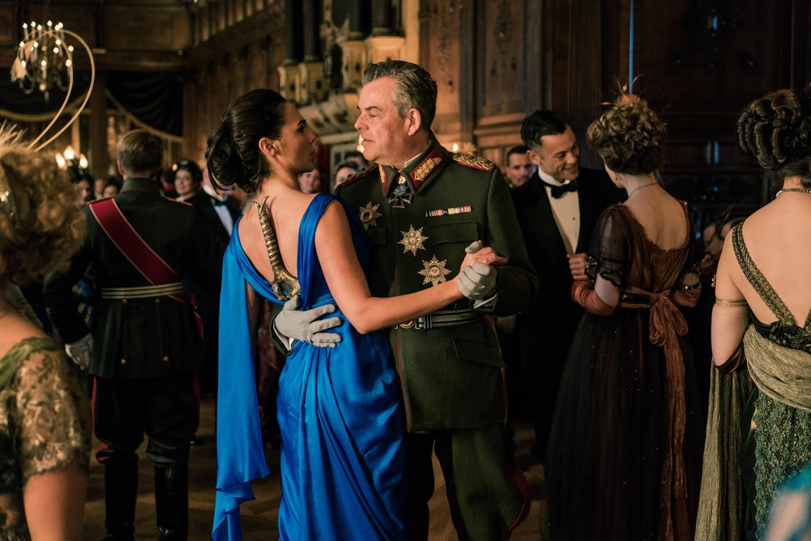 Movie Review: Wonder Woman (2017) | The Ace Black Movie Blog