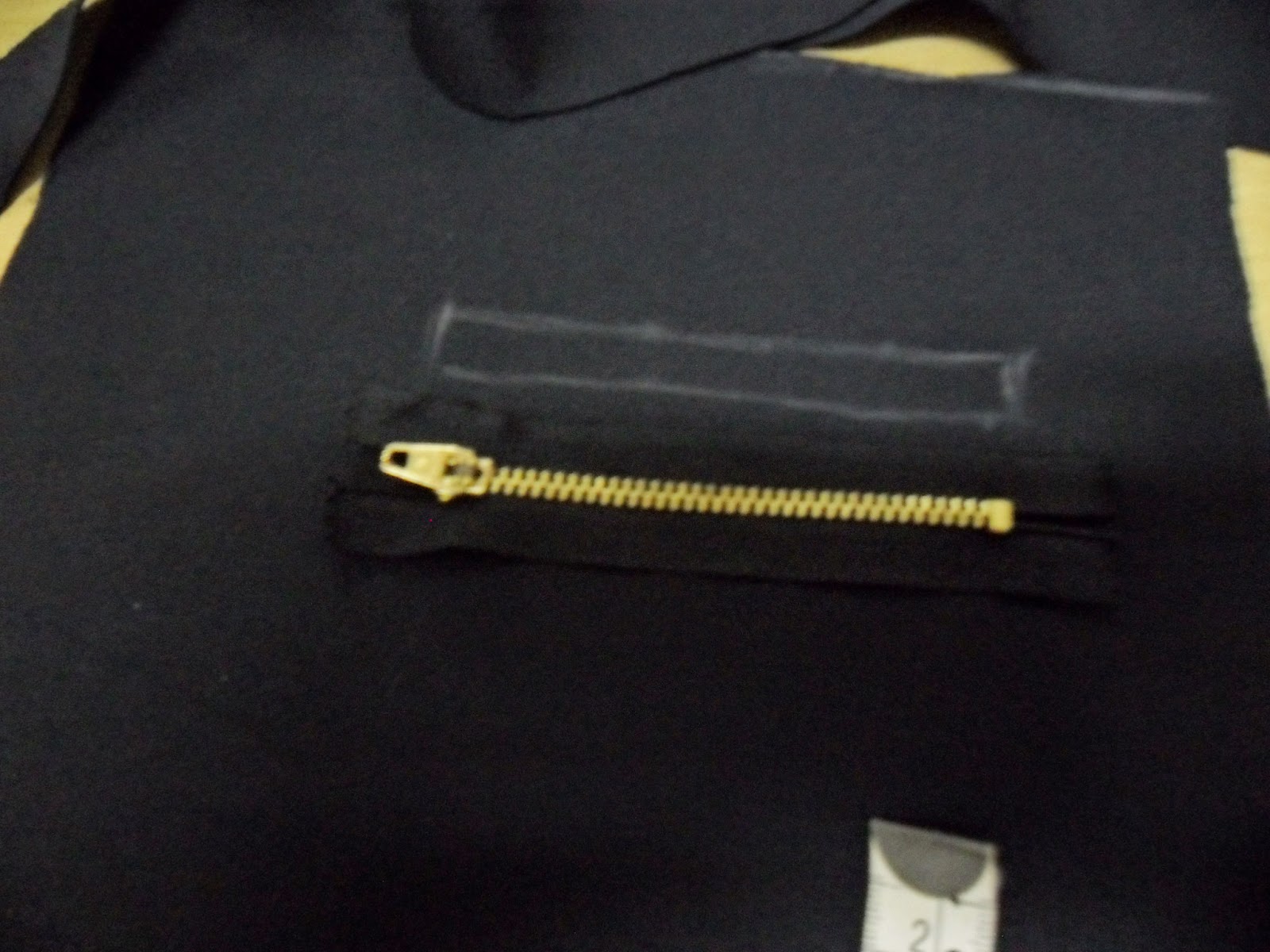 Corte e Costura: Passo a Passo: como pregar um zíper aparente