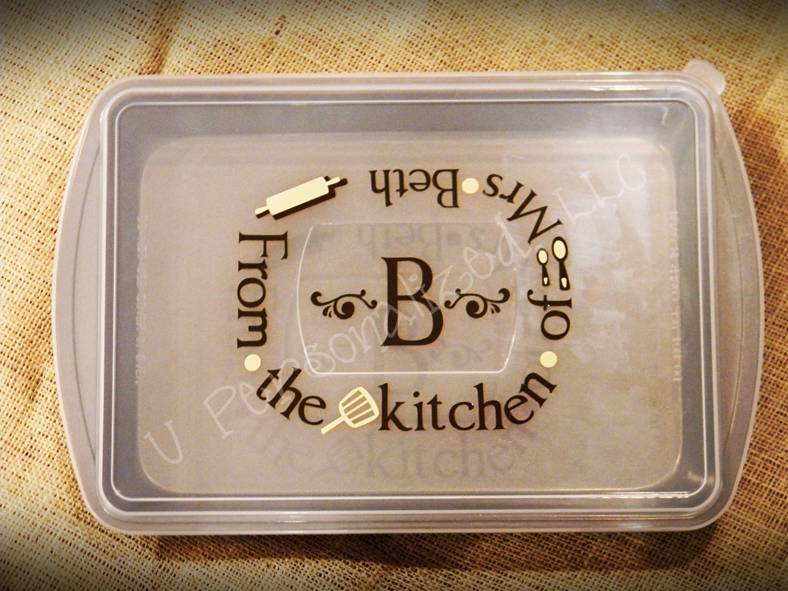 U Personalized: "From the Kitchen of" personalized cake pan