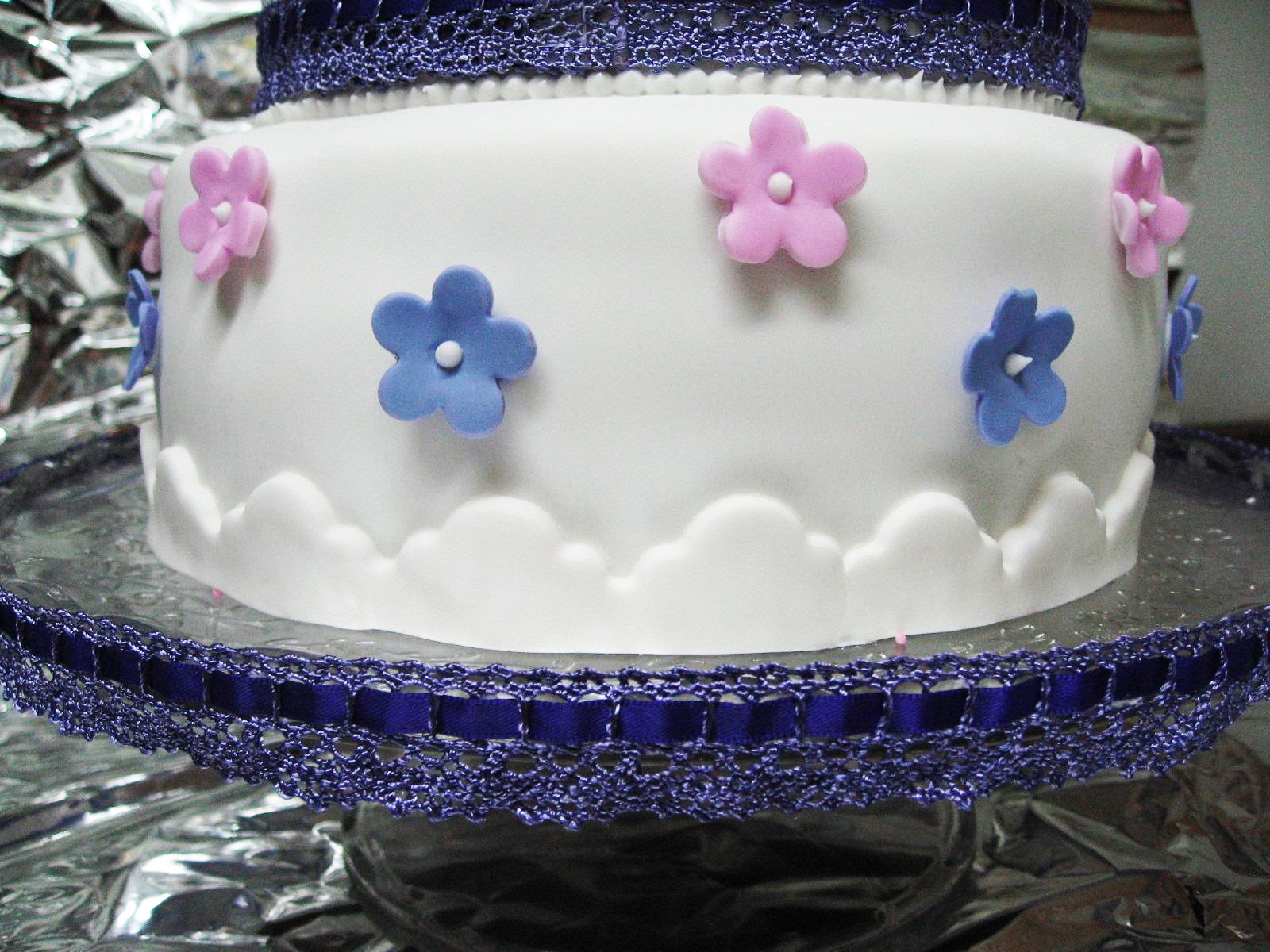 Sara Sweet Cakes: Tarta fondant de flores para la mejor flor