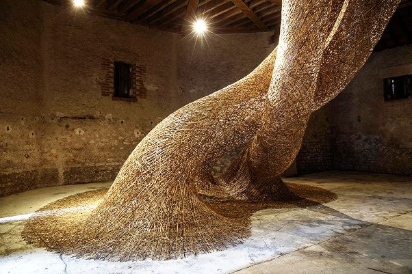 INTRINCADAS ESCULTURAS FEITAS DE BAMBU RECICLADO SÃO IMPRESSIONANTES ...