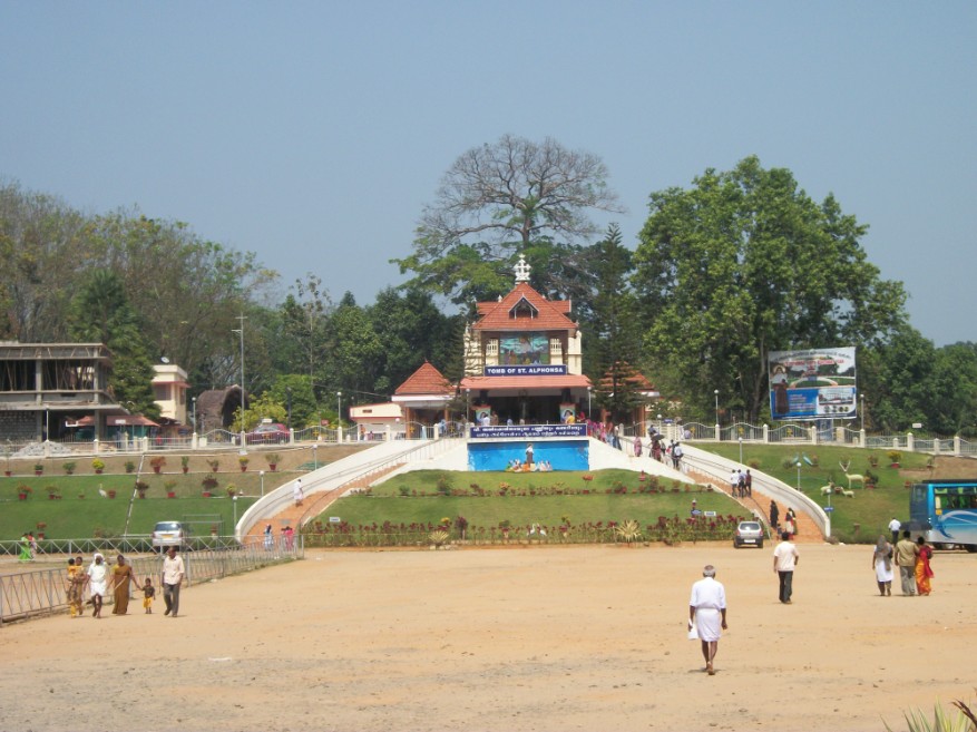 Travel Through Kerala: Bharananganam Church | St. Alphonsa's Tomb