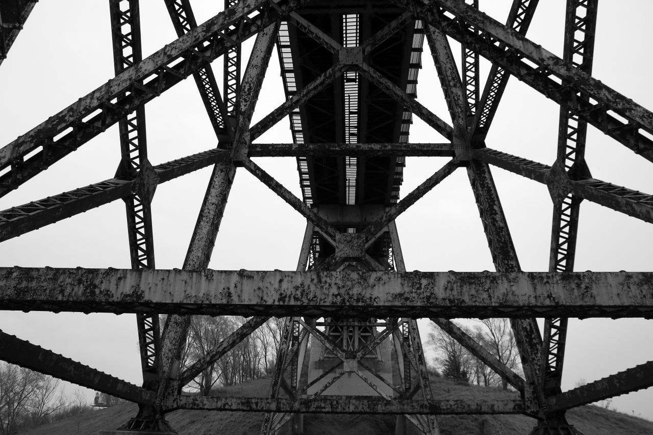 Homer's Travels: Photograph: "Under The Trestle"