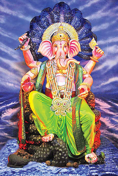 PUPUTUPU: GANPATI BAPPA MORYA 2011