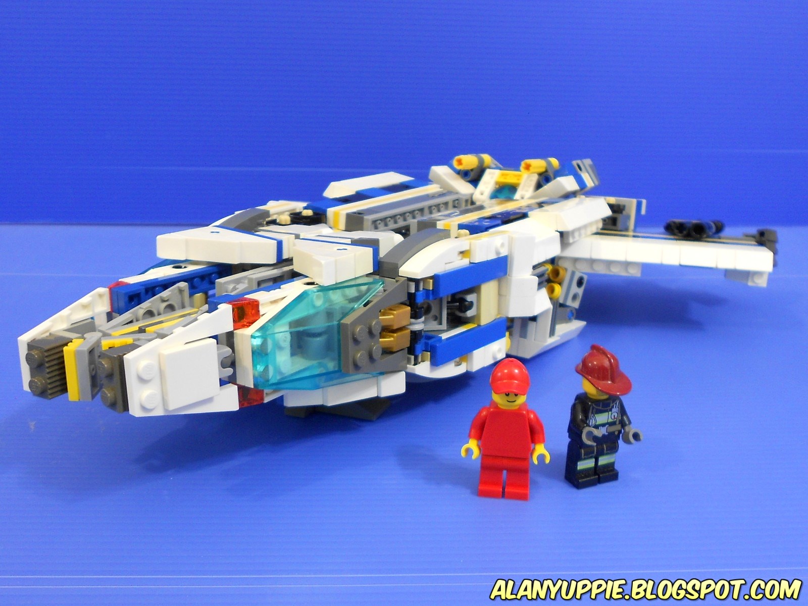 Alanyuppie's LEGO Transformers: LEGO Triple Changer Railrazor Part 1 of ...