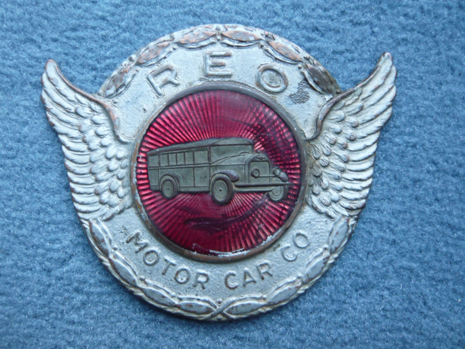 RadiatorEmblems: REO / USA