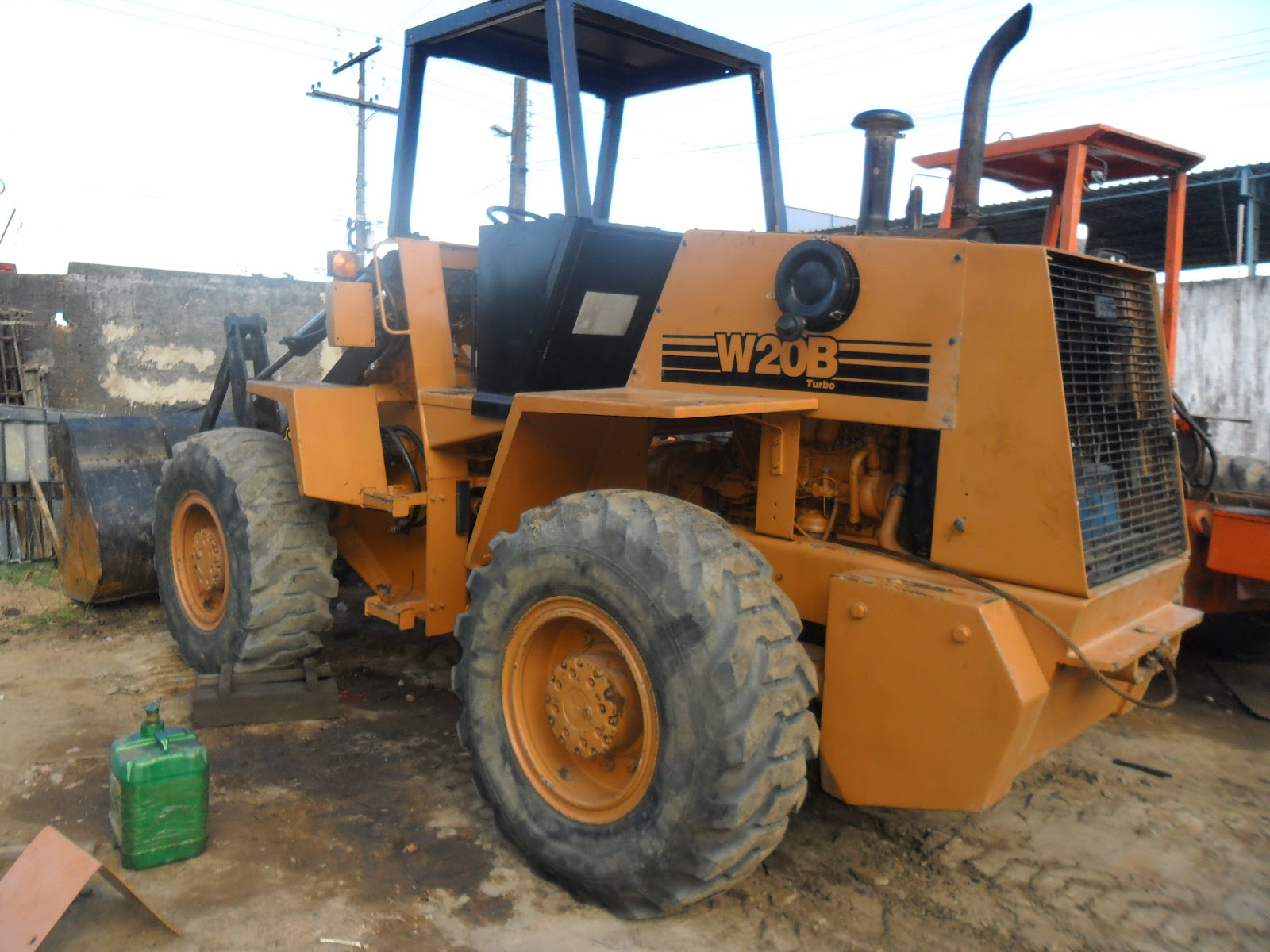 Multi Máquinas: Case Pá Carregadeira W20B 1991 R$ 90.000,00