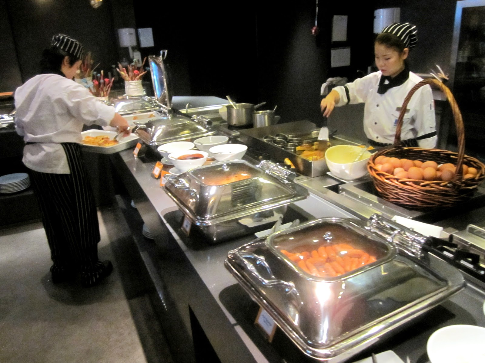 Novotel Hotel (Platinum) (Bangkok) ~ rolling writes