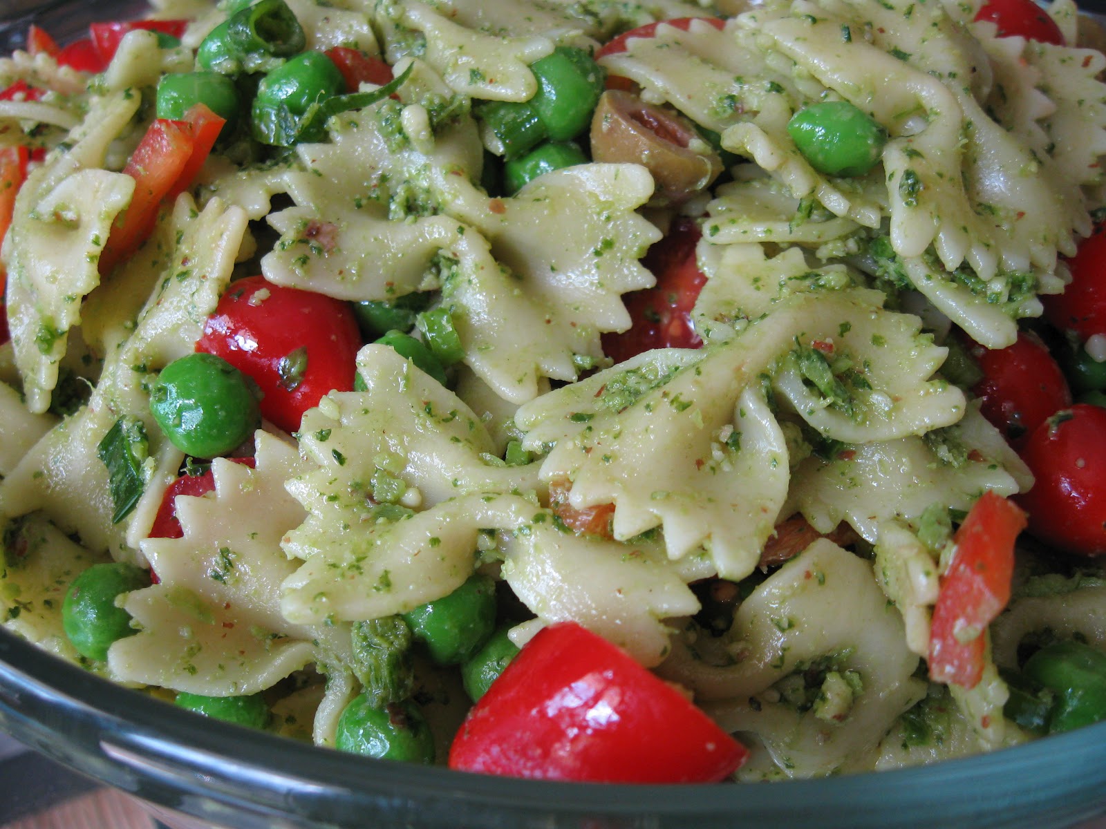 Carpe Cibus: Picnic Pesto Pasta Salad