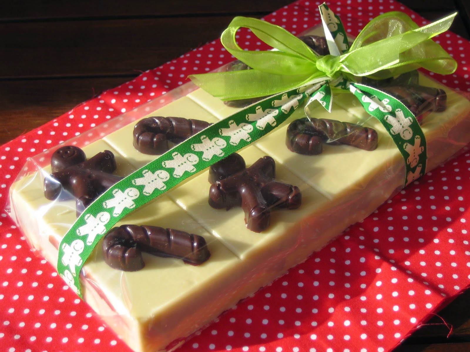 All i julivert: Torró de xocolata amb pinyons garapinyats