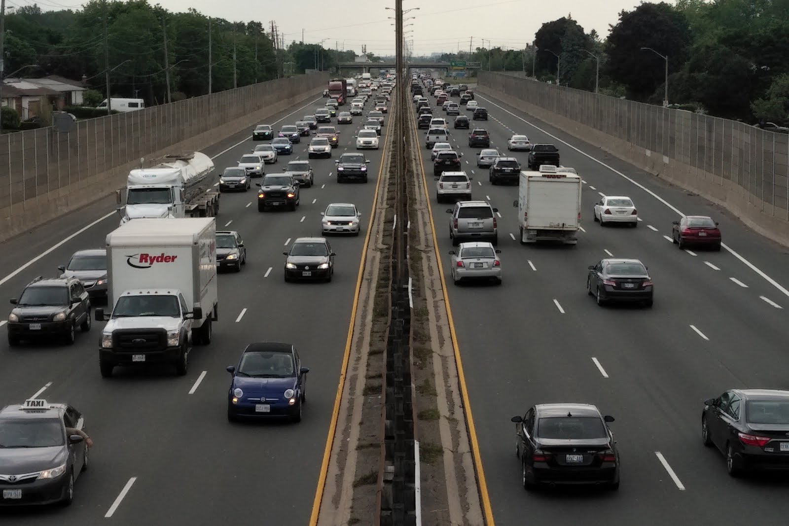 Busy Highway with Cars - PhotoDorks
