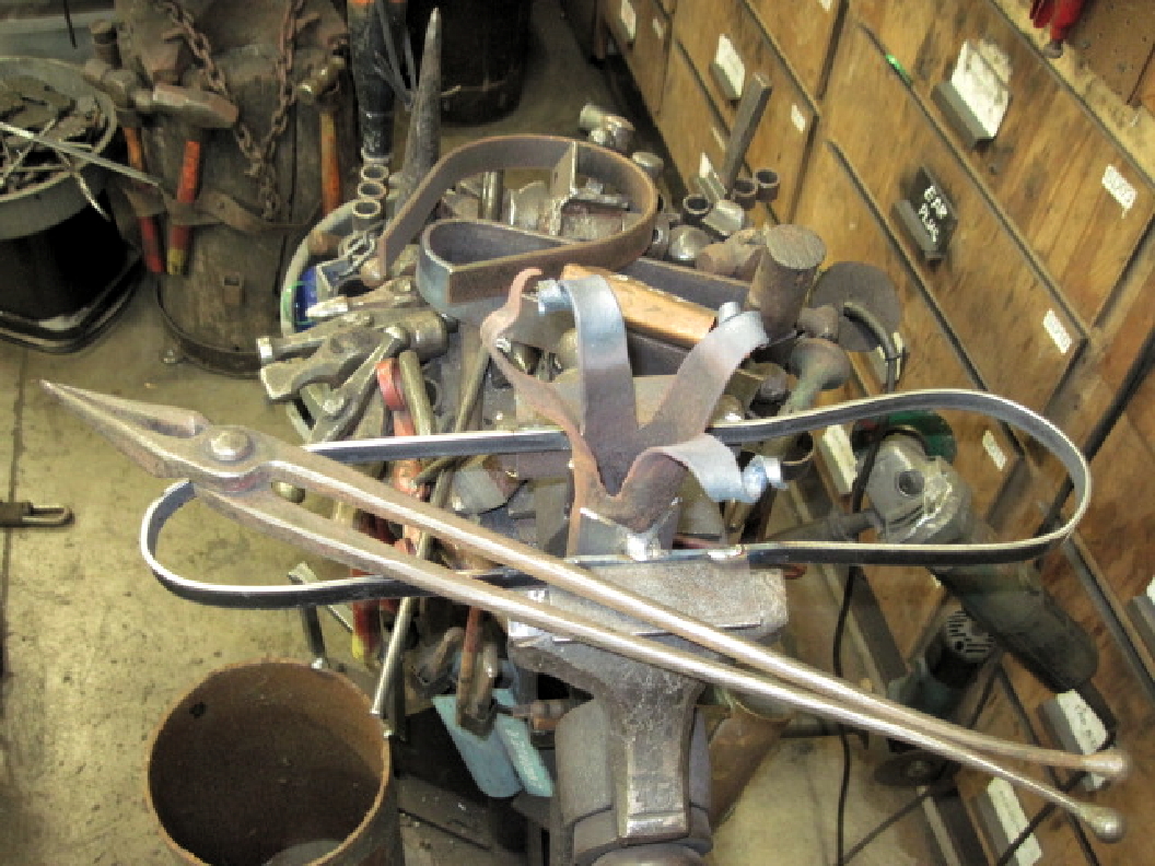 Persimmon Forge: Professional Blacksmithing: Vise Round Stock Clamp