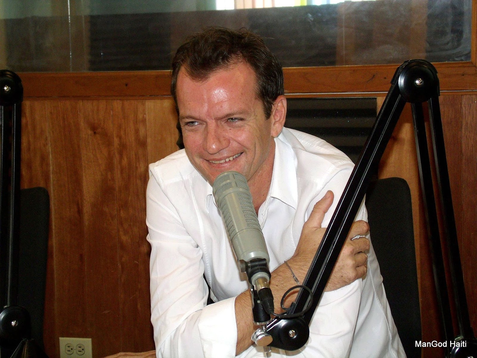 Maarten Boute le PDG de la Digicel invité a l`émission matin Caraïbes ...