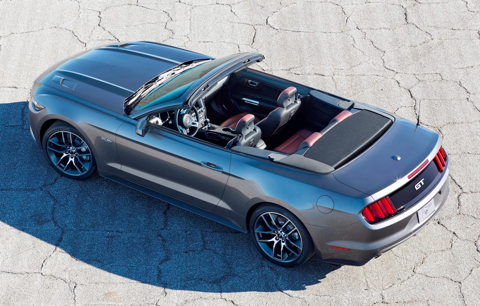 Ford lança novo Mustang Convertible
