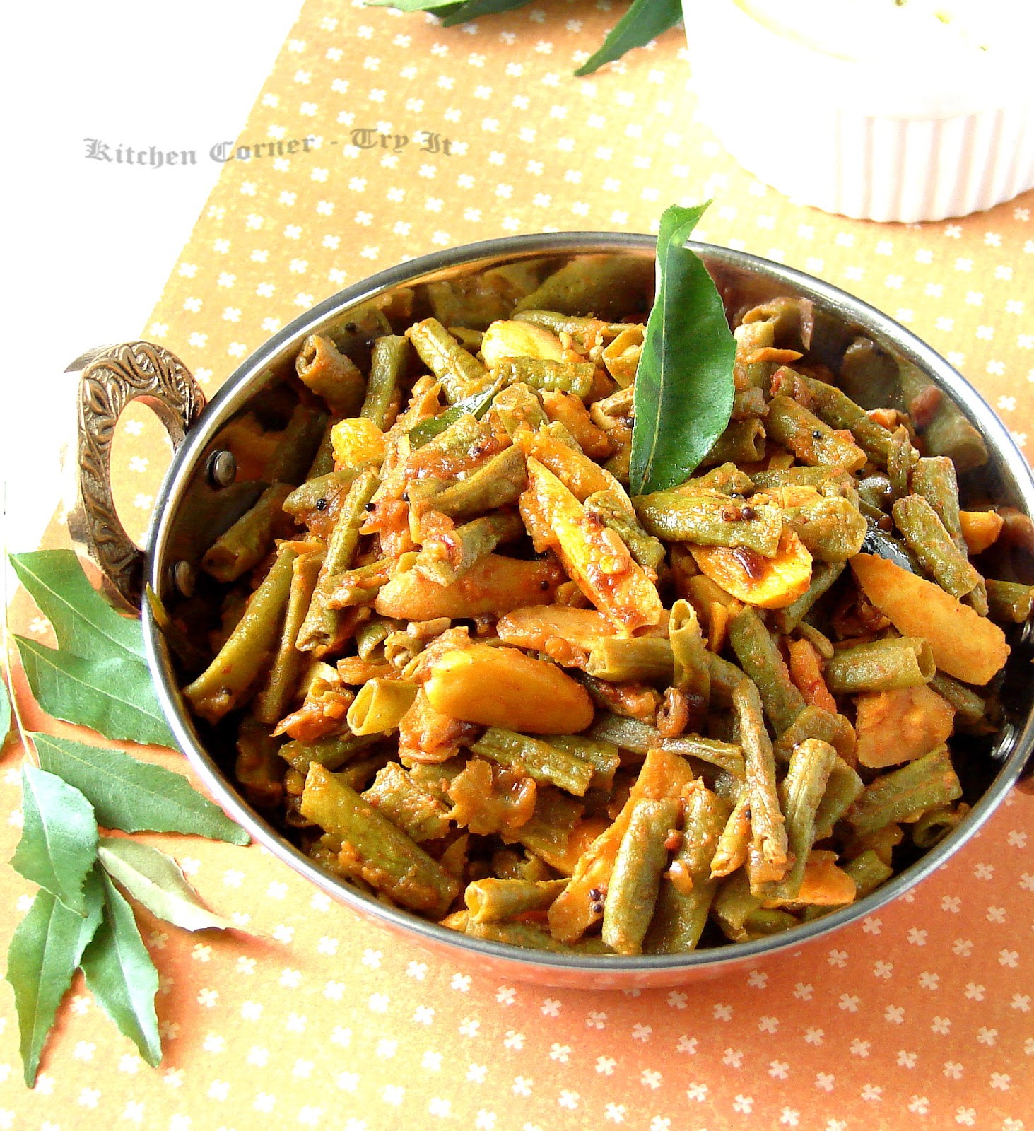 Achinga Payar Chakkakuru Mezhukkupuratti/Yard Beans Jack fruit Seeds ...