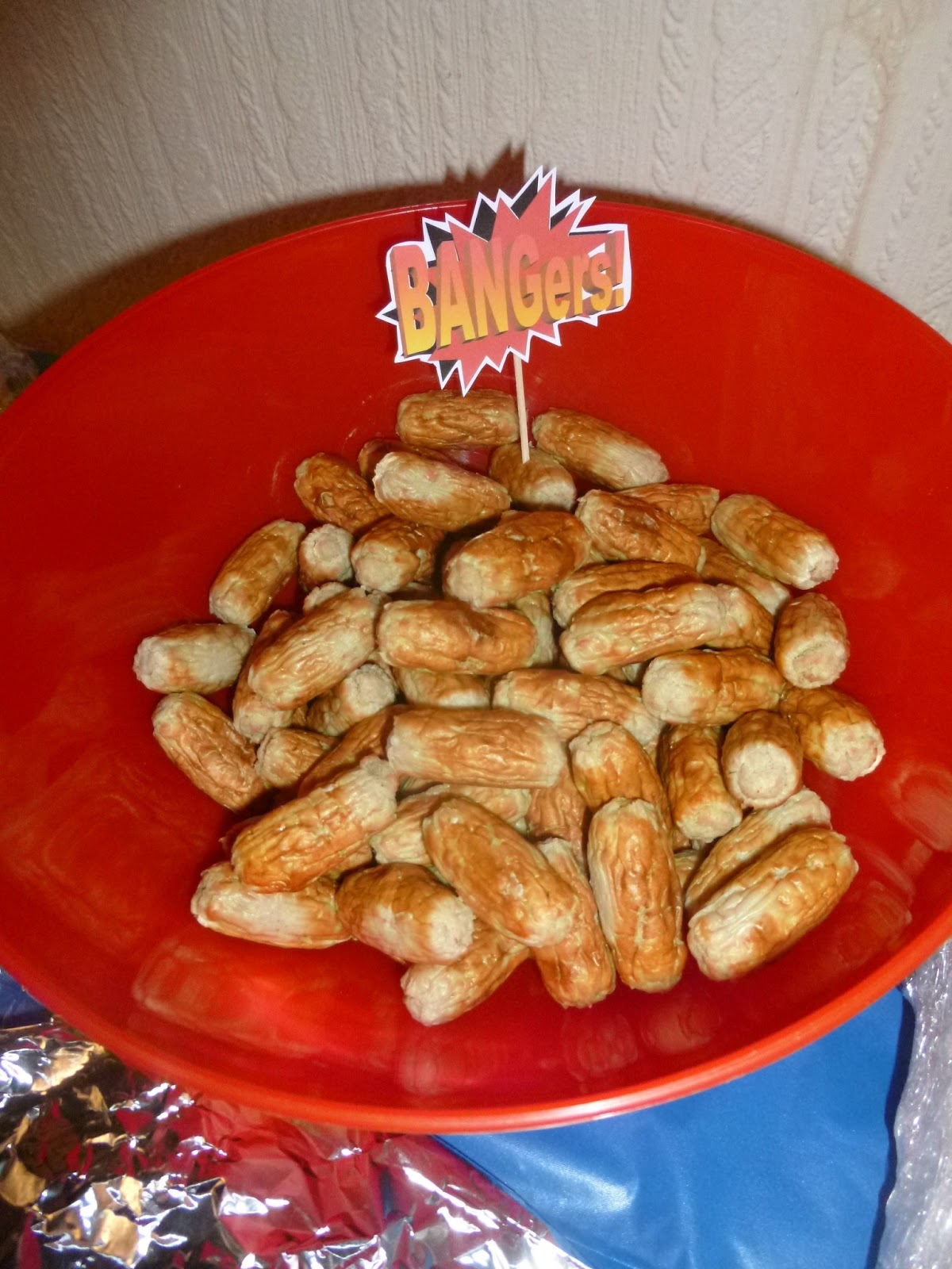 My Guide To Home Made: Superhero Party: The Food: Desserts Table