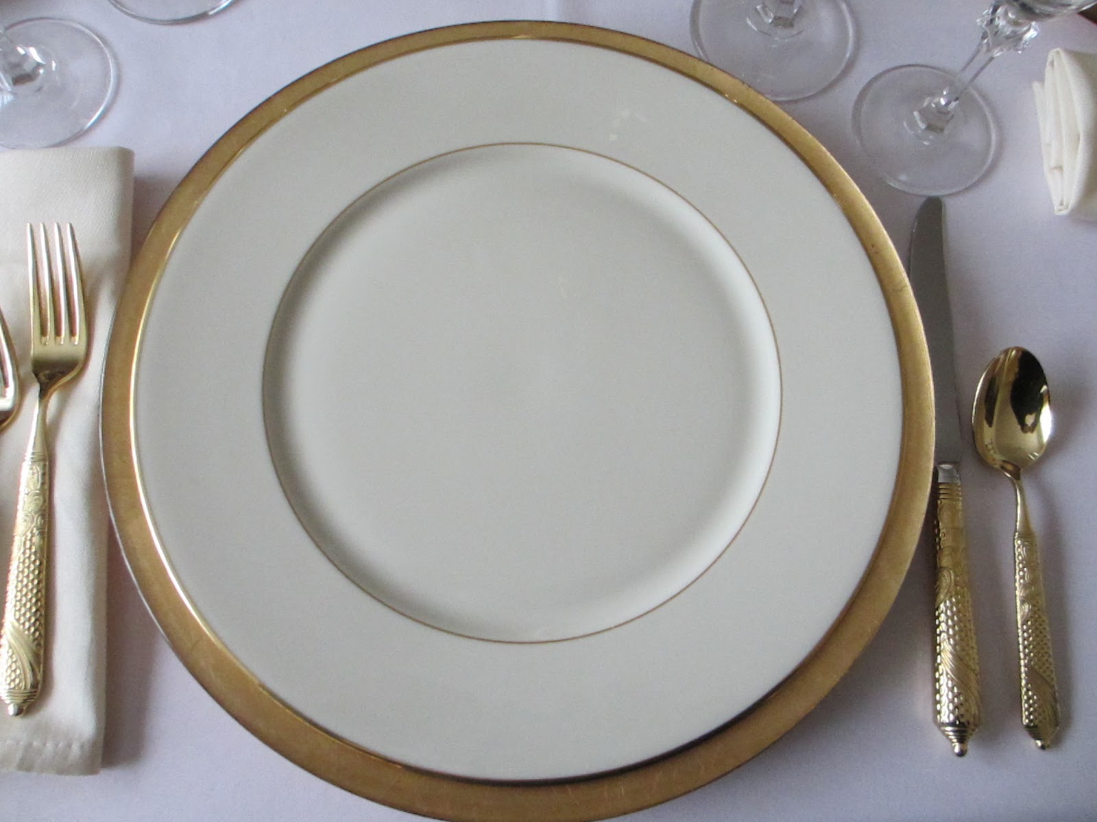 The Welcomed Guest: Lenox Versailles Table