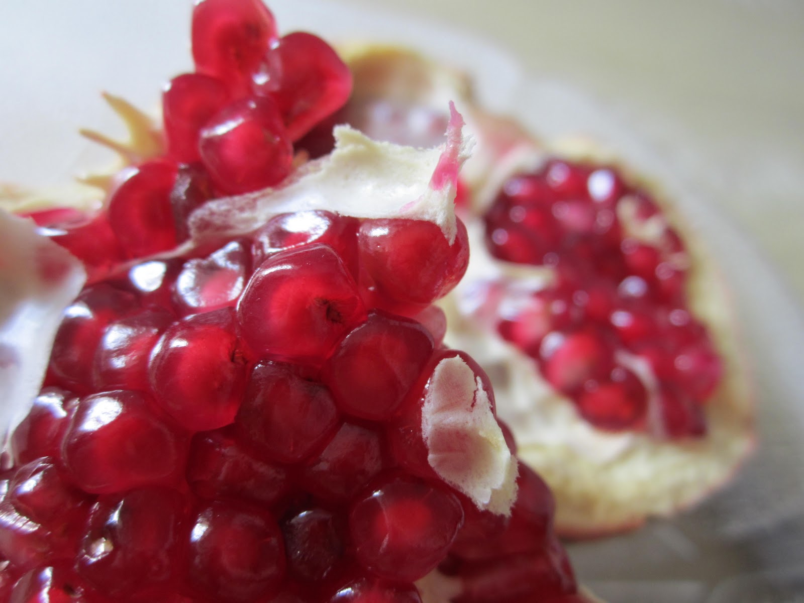 a year in balıkesir!: Milestone: My First Turkish Pomegranate!