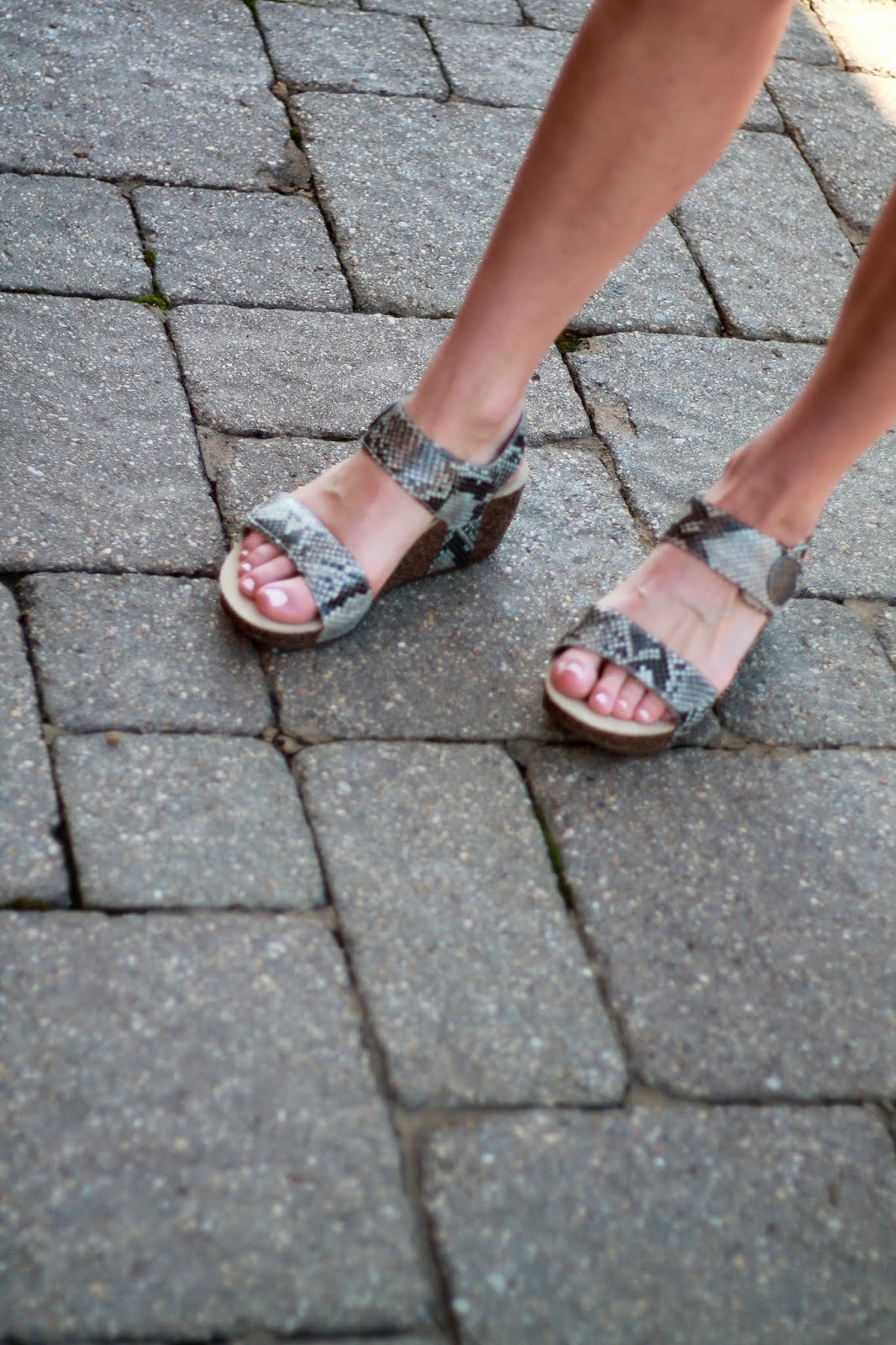 How to Wear Snakeskin This Summer & Confident Twosday Linkup - I do ...