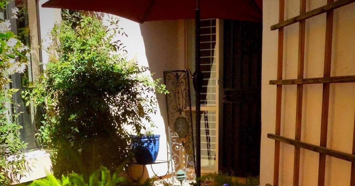 AN ARIZONA ENTRYWAY....................................