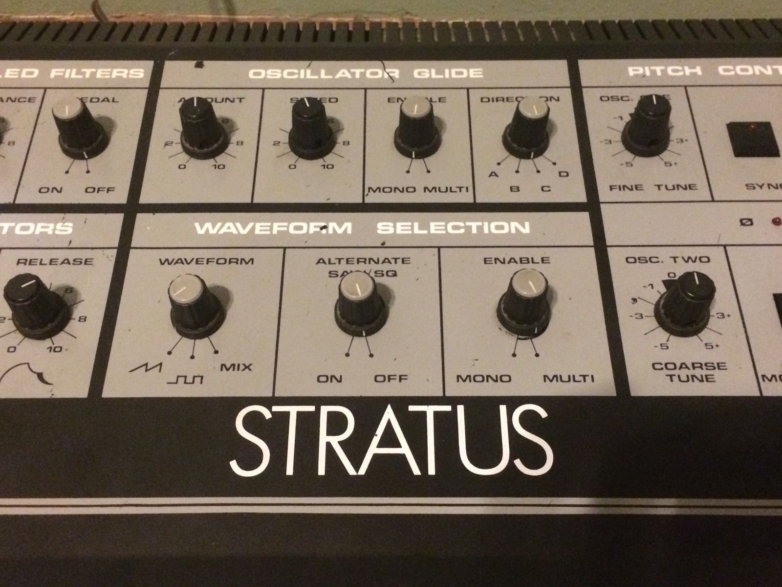 MATRIXSYNTH: Crumar Stratus 6 Voice Polyphonic Analog Synthesizer SN 00042