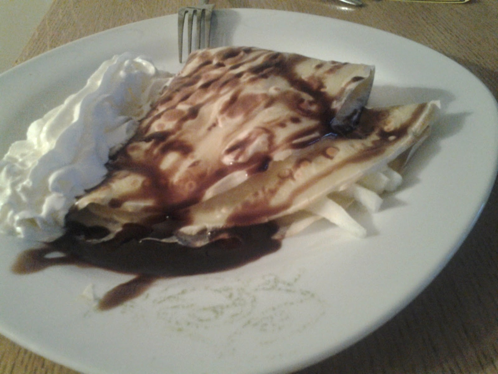 Crèpes poire chocolat chantilly