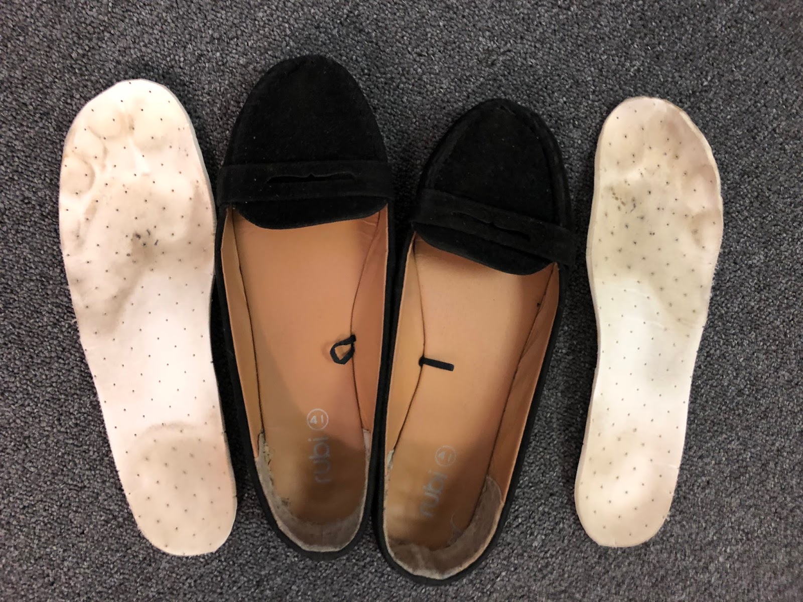 Briddys Feet: Over 40 pics of stinky flats out and about