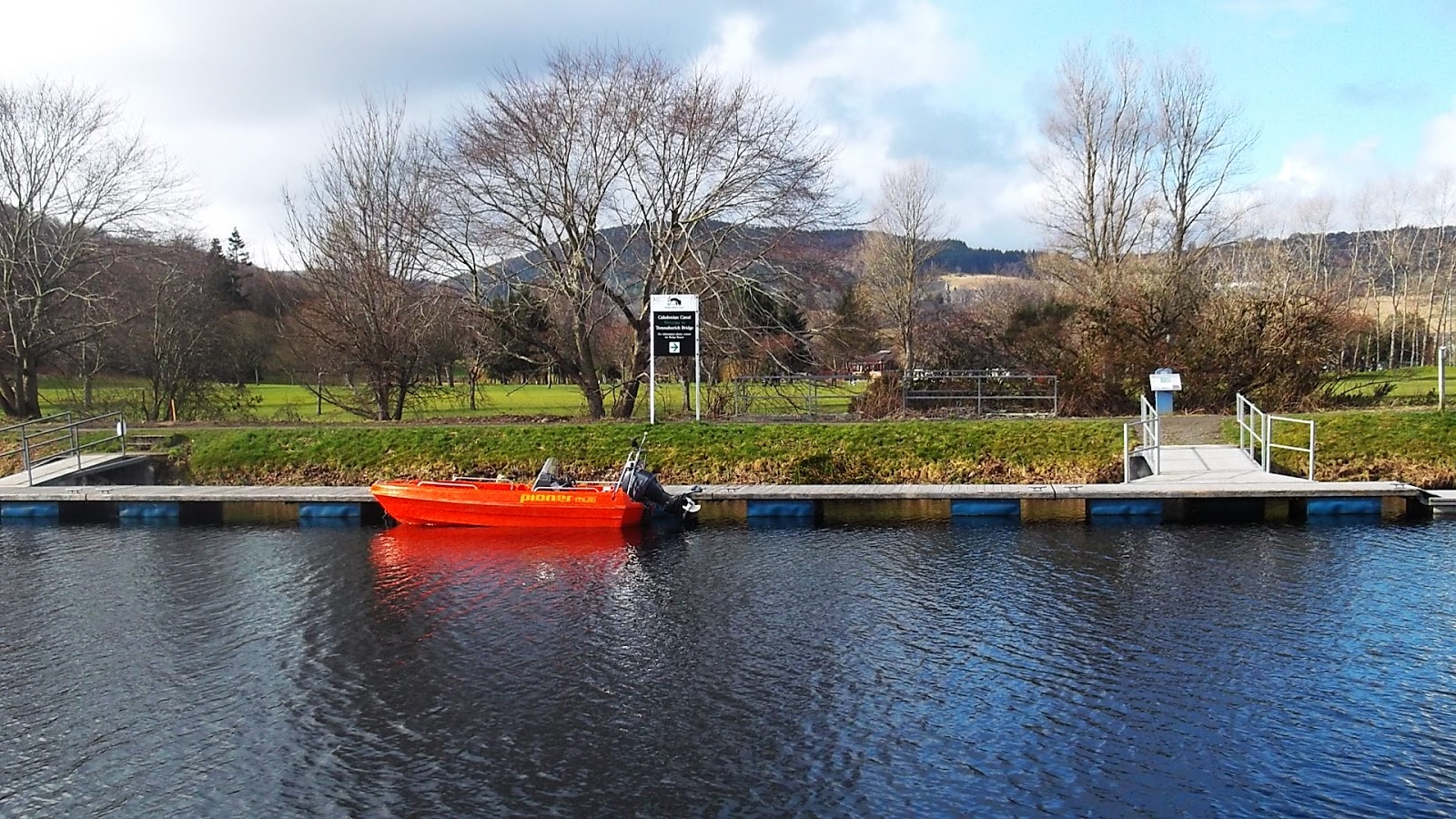 Walk Cycle Caledonian Canal: Tomnahurich Bridge to Dochgarroch Lock