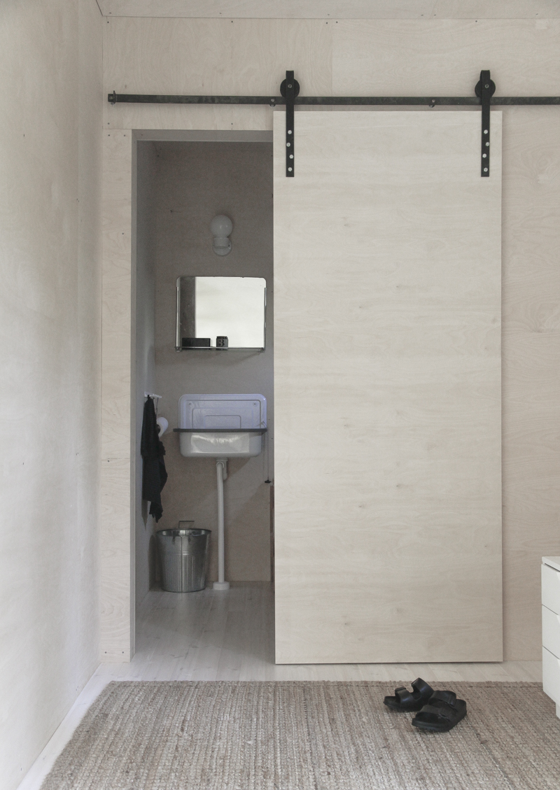 DIY Sliding Door decomanka diy-sliding-door-decomanka