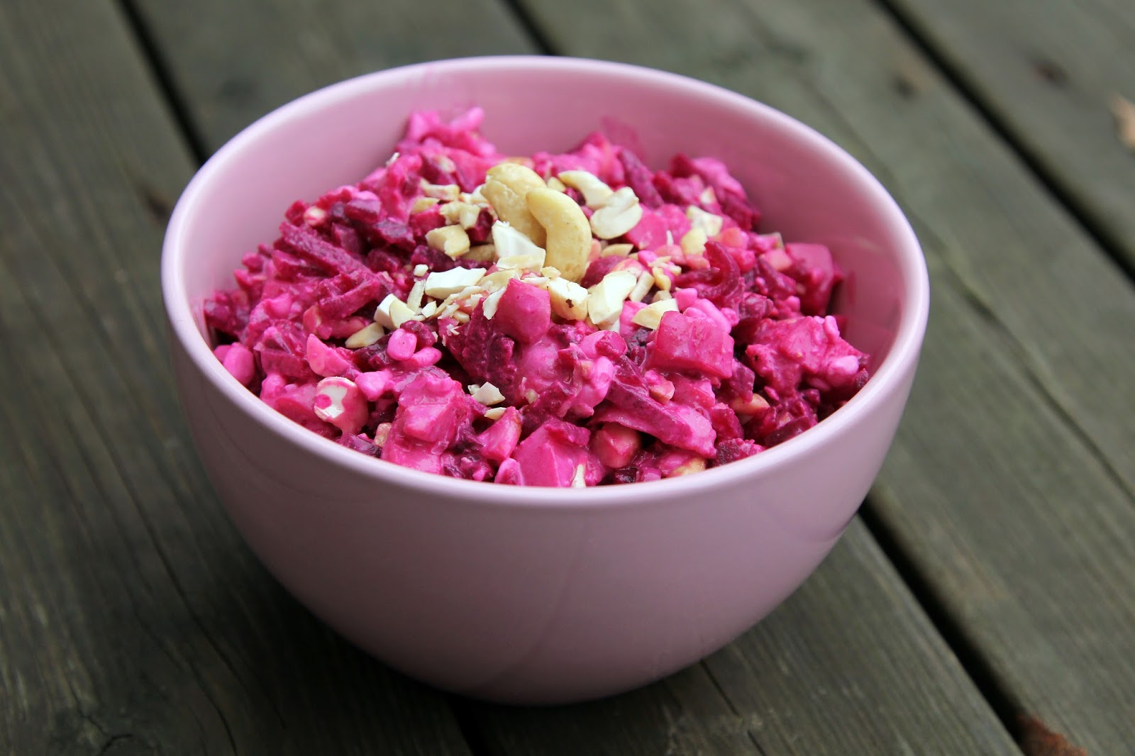 Helena Köögis: Suitsukana-peedisalat