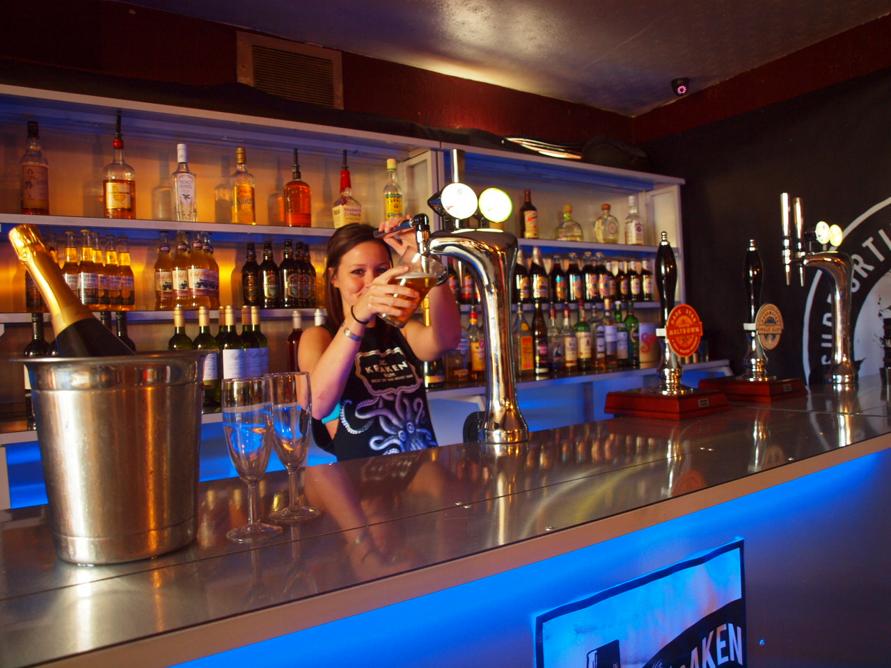 Mobile Bar Hire London: Hire a mobile bar in London