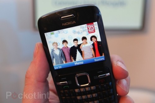 Spanish Directioners: ONE DIRECTION "FAN PHONE"