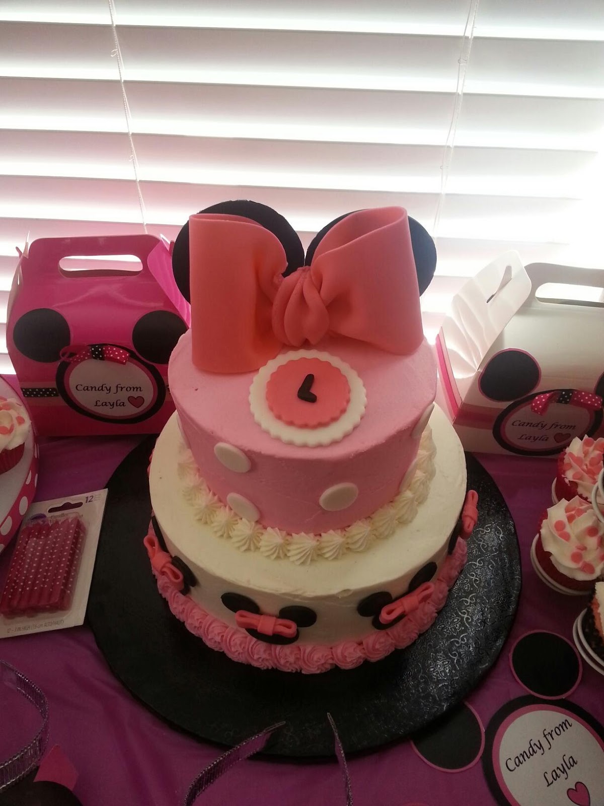 Love to Bake!: Minnie Mouse Buttercream Cake