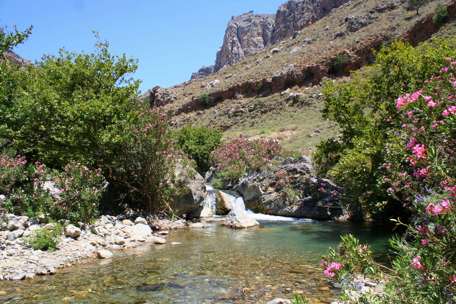EXPLORE MOUNTAINS: ΚΟΥΡΤΑΛΙΩΤΙΚΟ ΦΑΡΑΓΓΙ (ΜΟΝΗ ΠΡΕΒΕΛΗ)