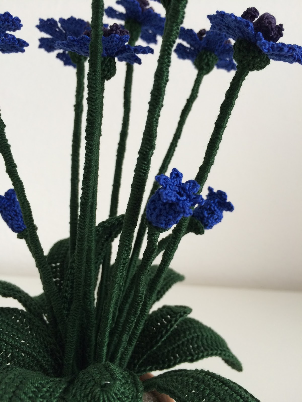 How to crochet a Cornflower