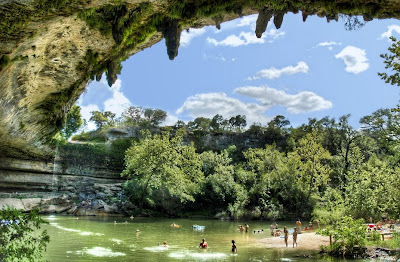 Green Dune: Beautiful Lake Hamilton Pool