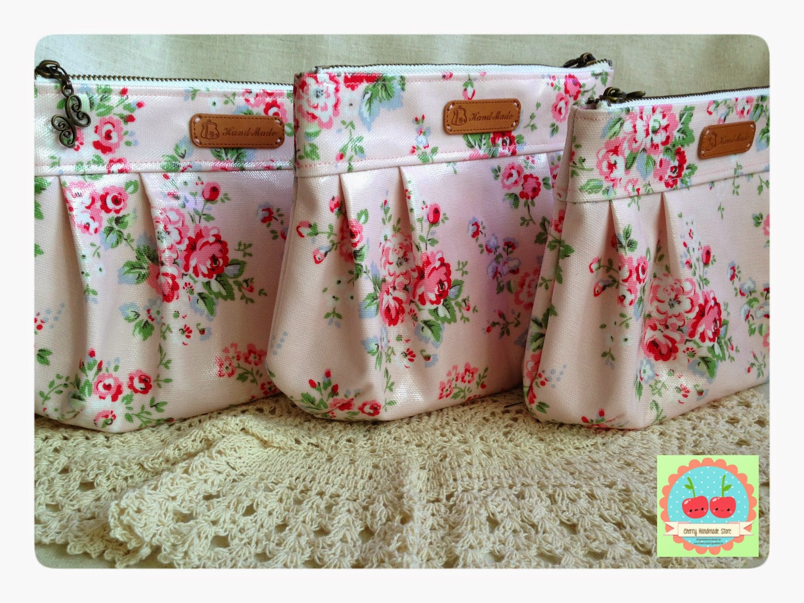 Cherry Handmade Store: Sweet Pink - Waterproof Cosmetic Pouches