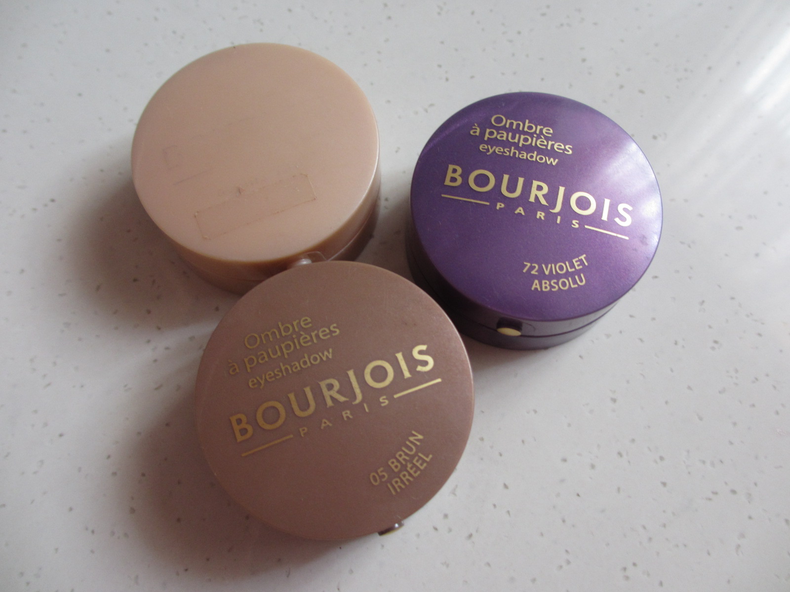 The Blackmentos Beauty Box: Review: Bourjois little round pot eyeshadow ...