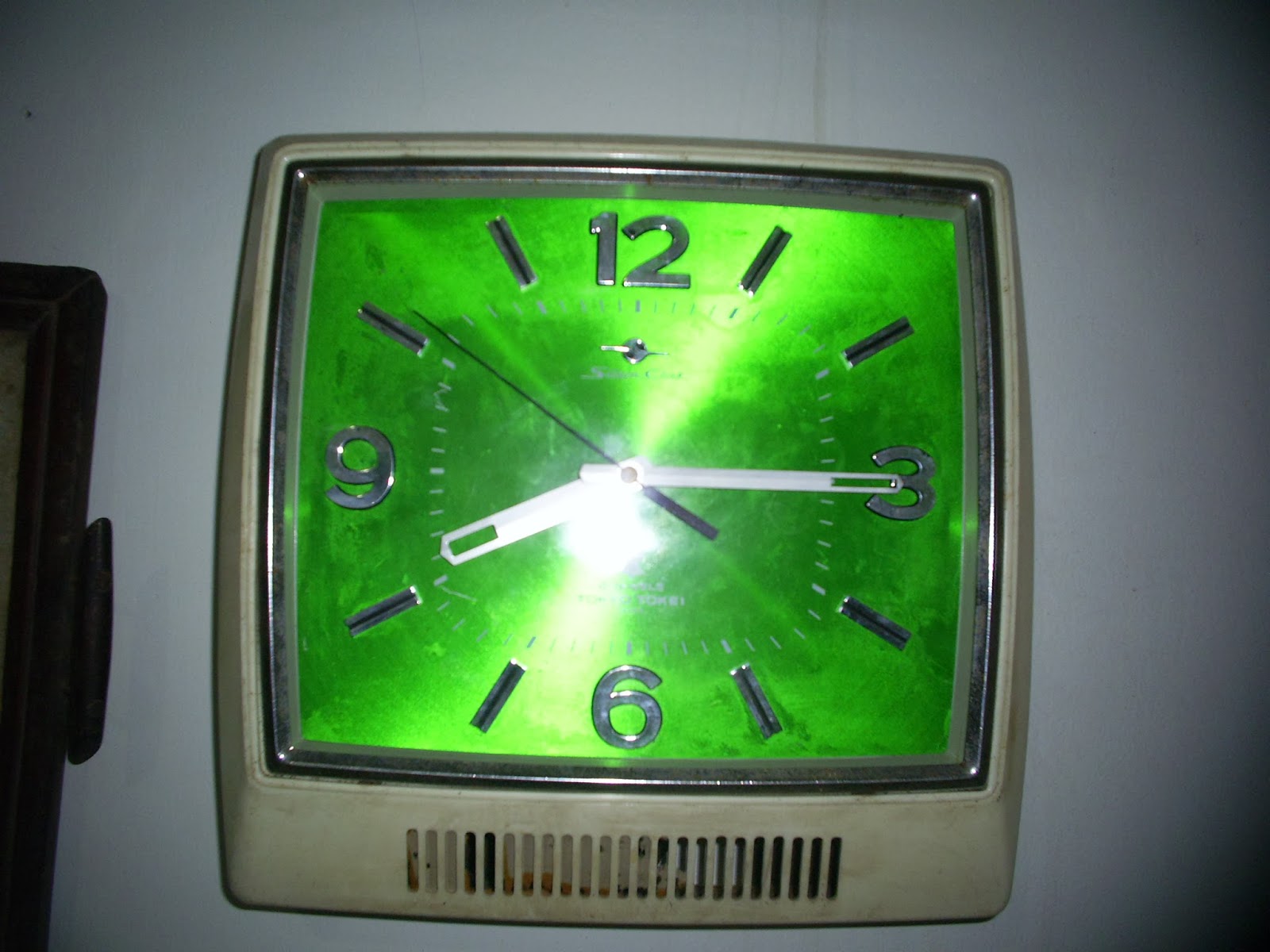 KEBON KOLOT OLD TIMER: Jam Dinding Silicon Clock Tokyo Tokei