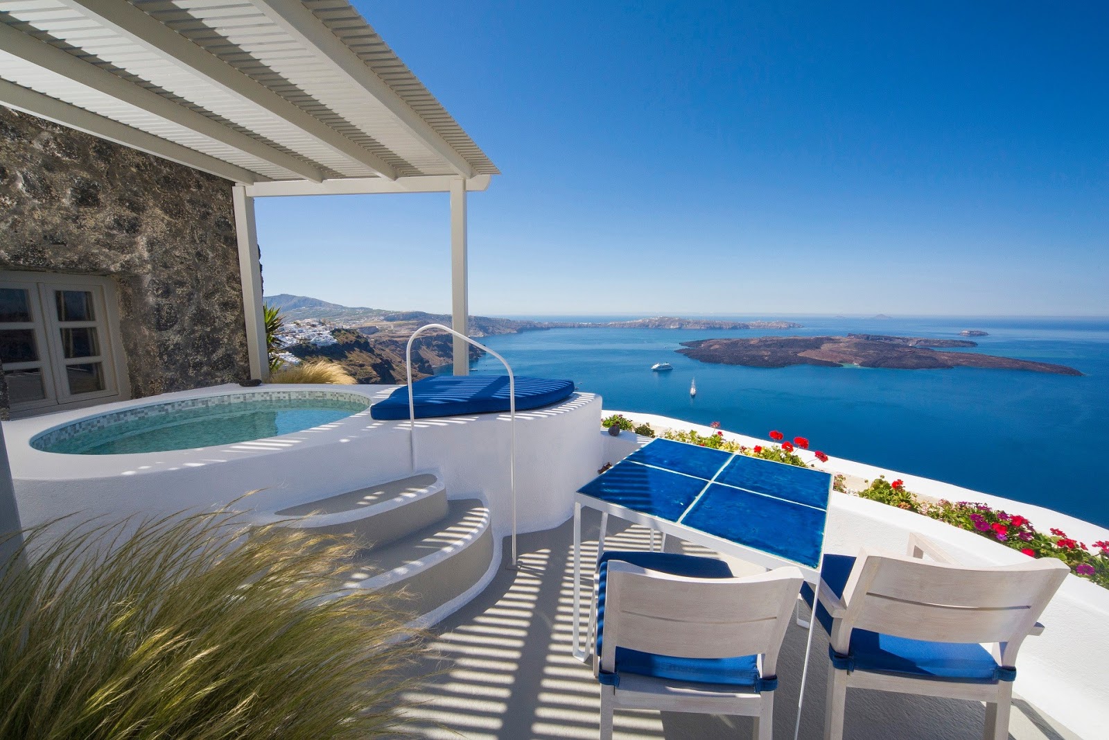 Passion For Luxury : Iconic Santorini Boutique Cave Hotel