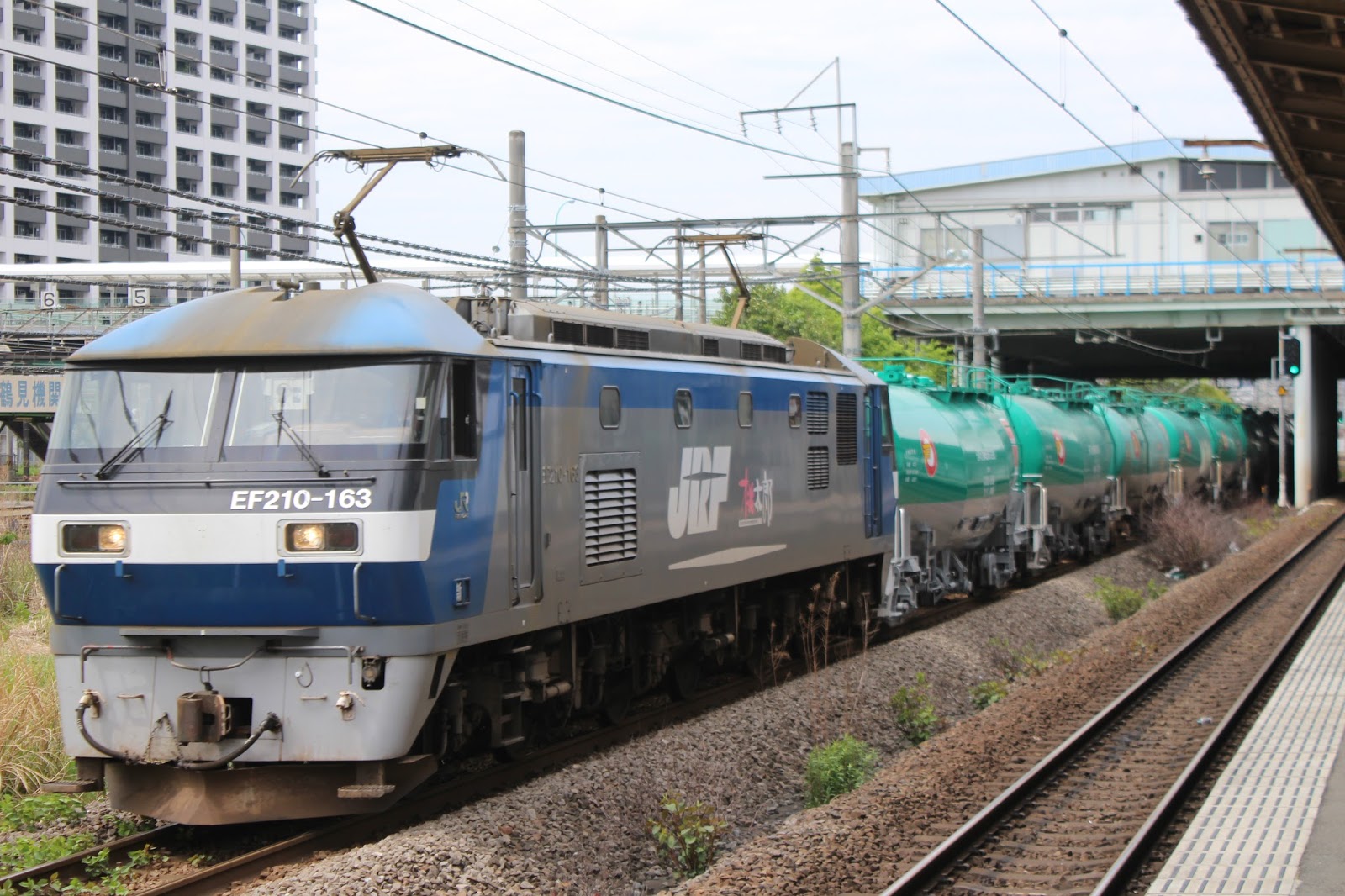 ハマちどり写真帖: 【4/27本日の機関車】EF65 2139!