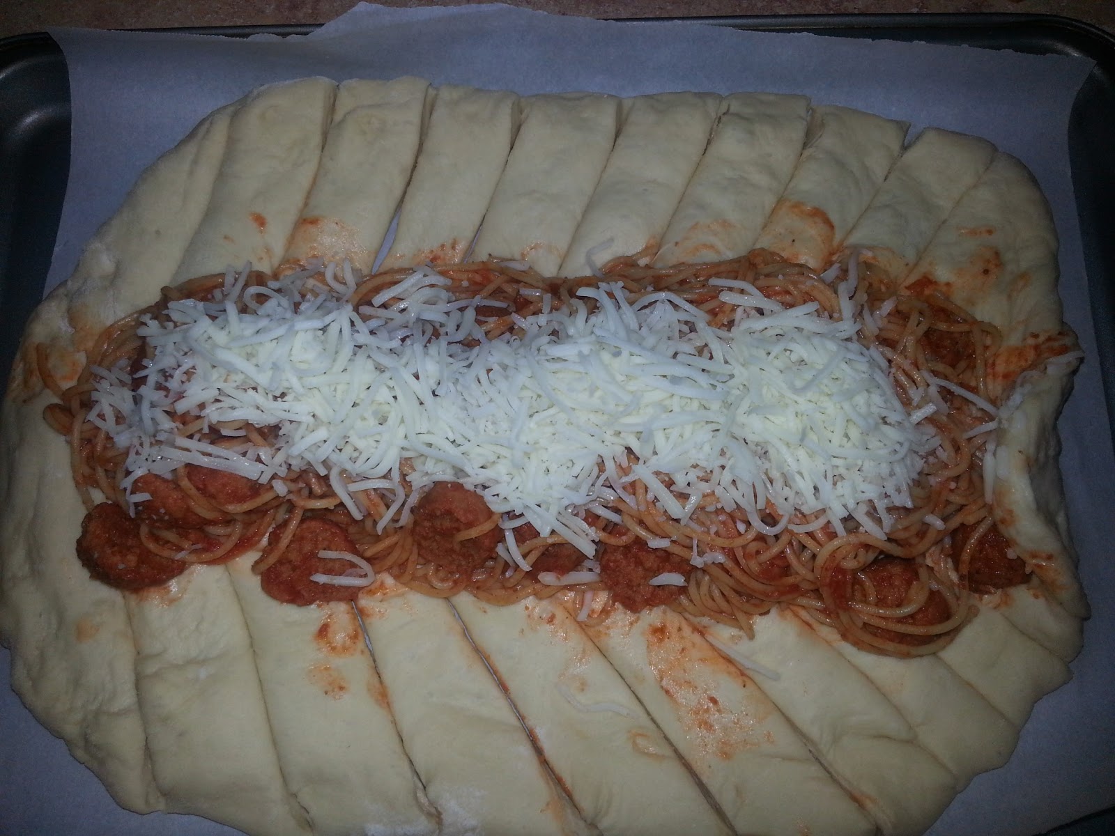 Pieces Of Joj0: Braided Spaghetti & Meatball Stuffed Bread