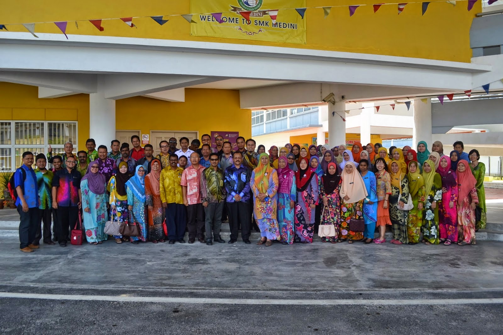Ustaz Ruslan Hassan : LAWATAN PENANDA ARAS SEKOLAH ABAD 21 : SMK MEDINI ...