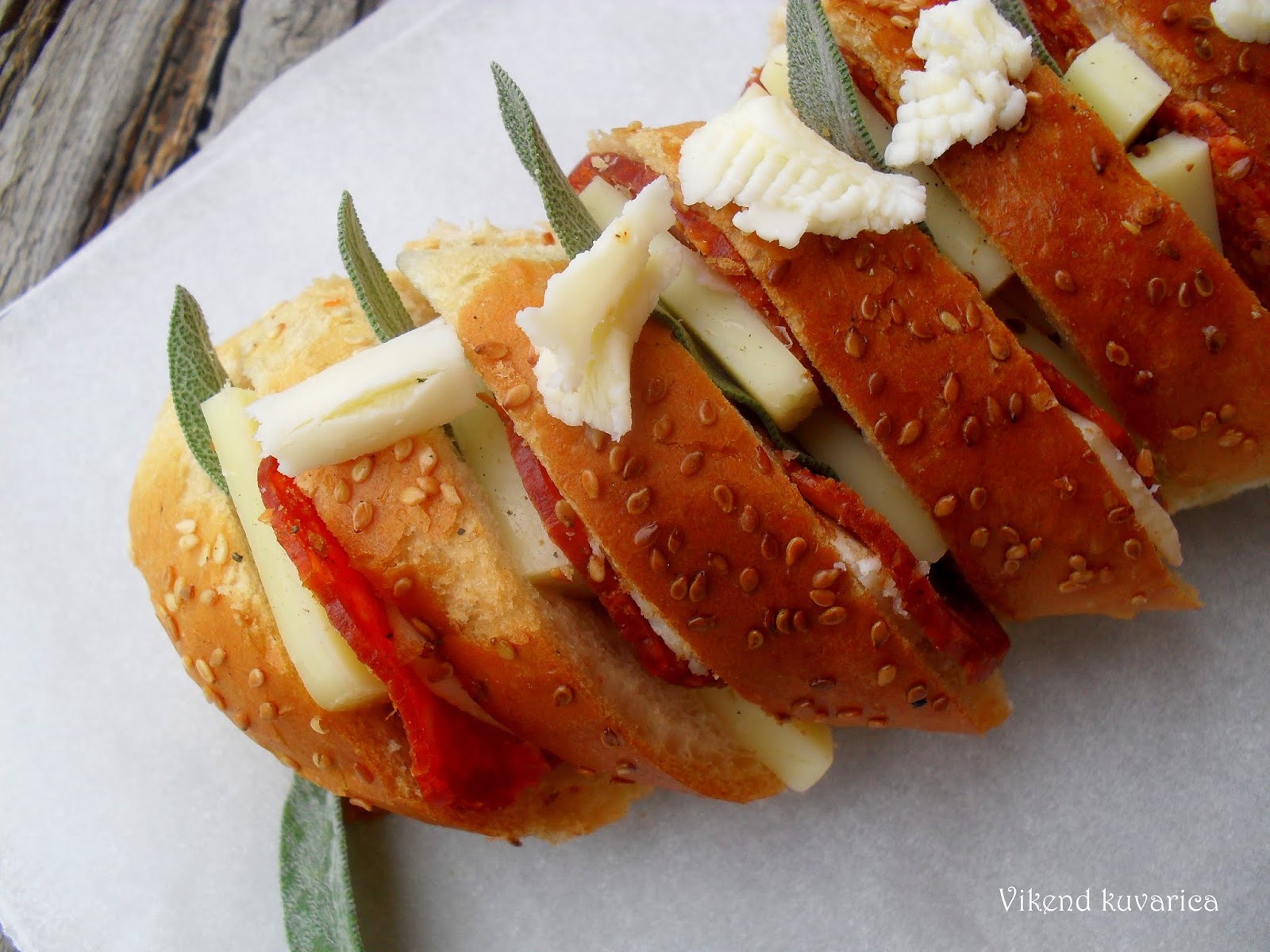 Vikend kuvarica: Punjena vekna / hleb / kifla